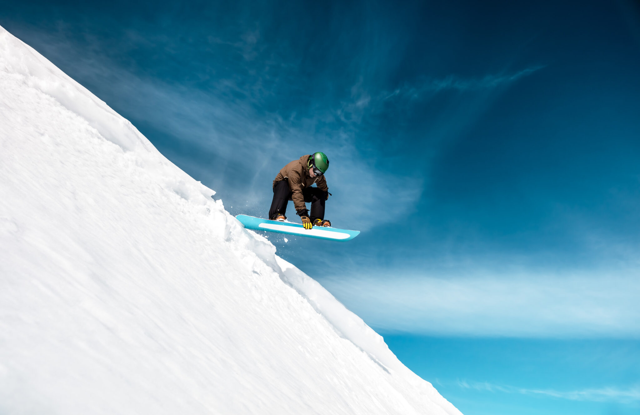 Your Ski and Snowboard Guide to the Mountains - Snownations - SnowNations