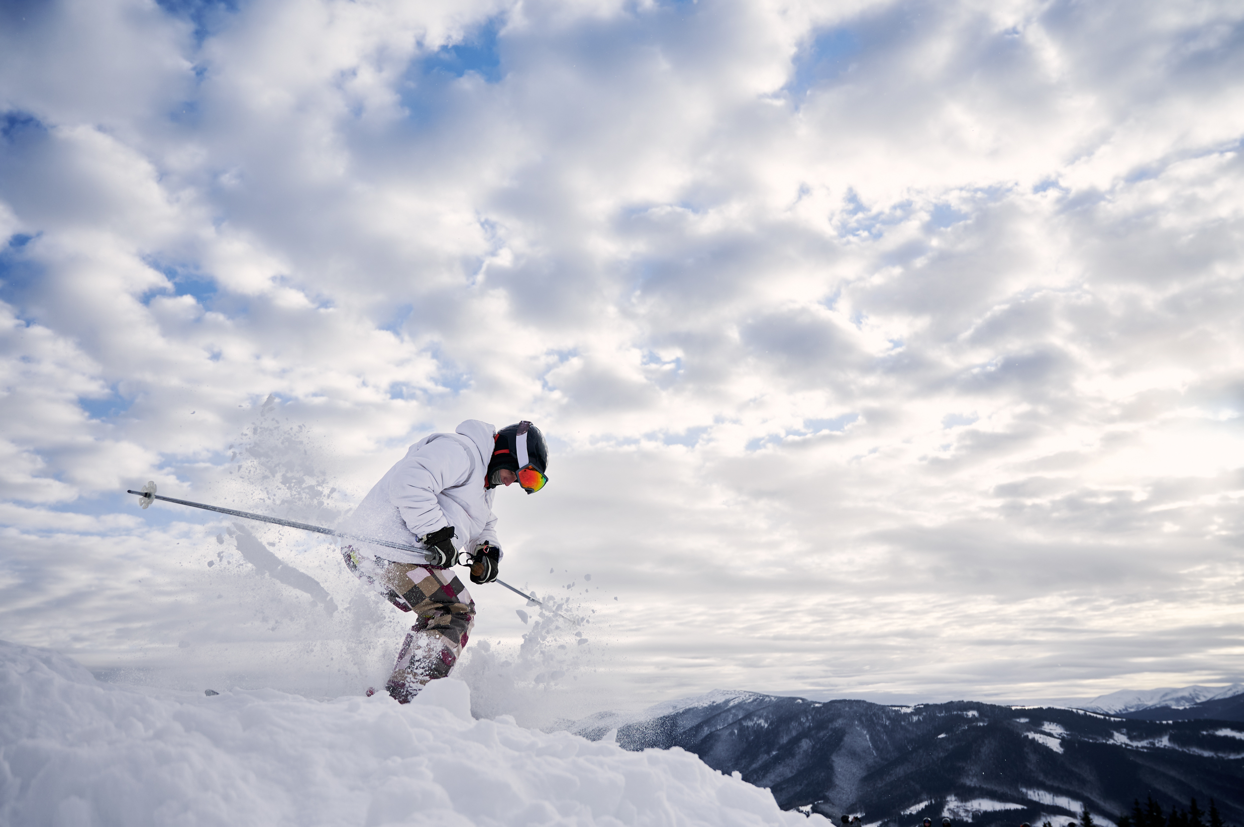 Skiers' and Snowboarders' Travel Guide to Nepal - SnowNations